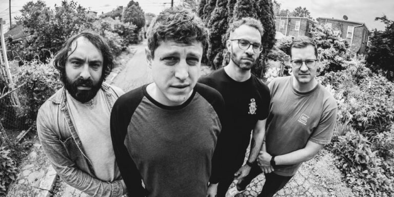 Such Gold anuncia su firma con Mutant League Records y lanza 'Talk Loud'