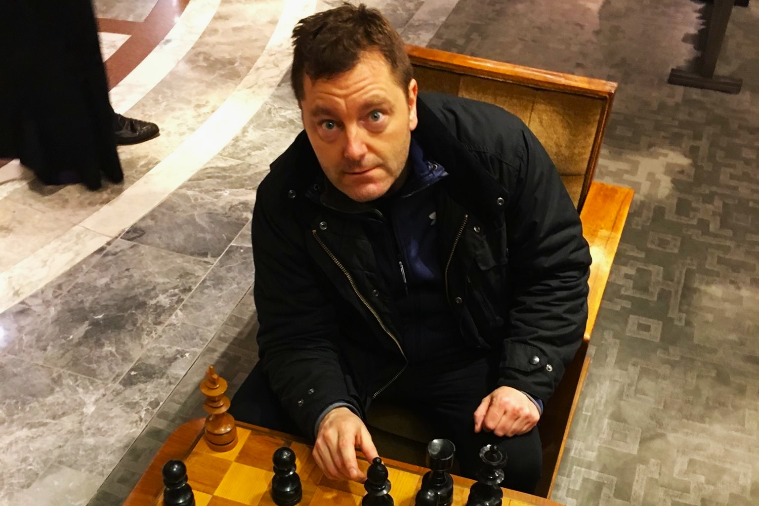 "Dreaming Under the Hammer" de Max Ceddo: Un Himno a la Perseverancia y ...