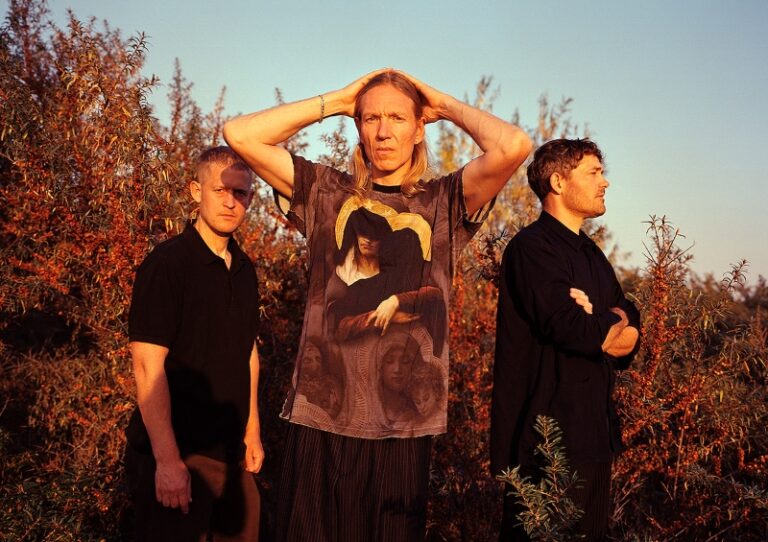 WHEN SAINTS GO MACHINE REGRESA CON SU NUEVO SENCILLO 'CO-STAR'